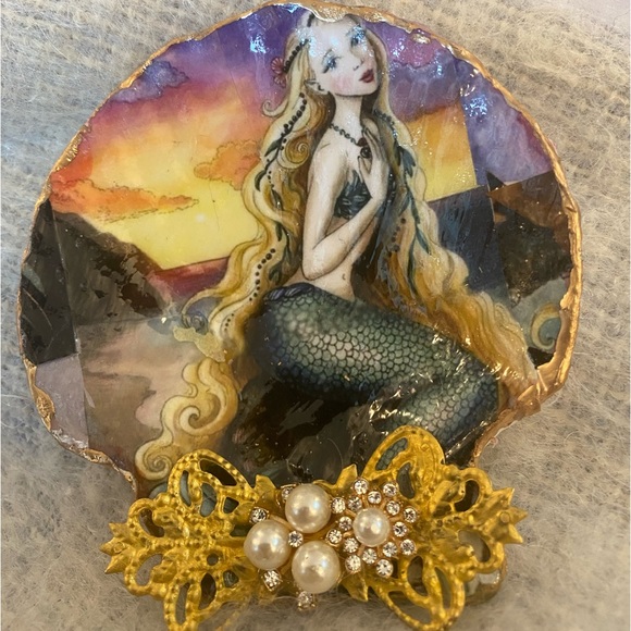 Accents | Beautiful Mermaid Scallop Shell | Poshmark
